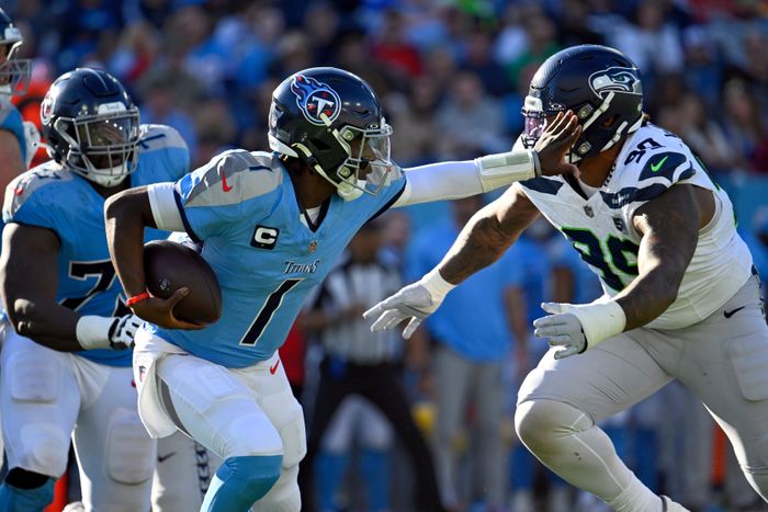 Seahawks’ pass rush returns to form, but can improve, Macdon...