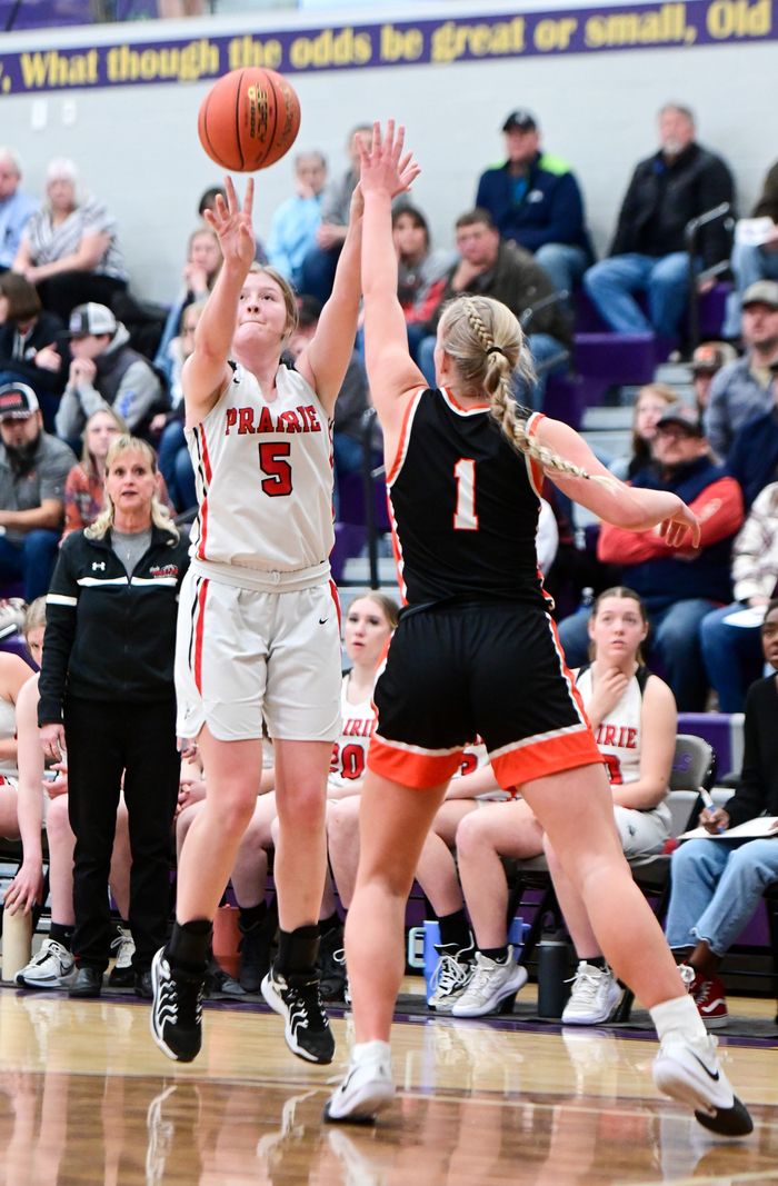 Imperious Pirates sail past Tigers and into district title game