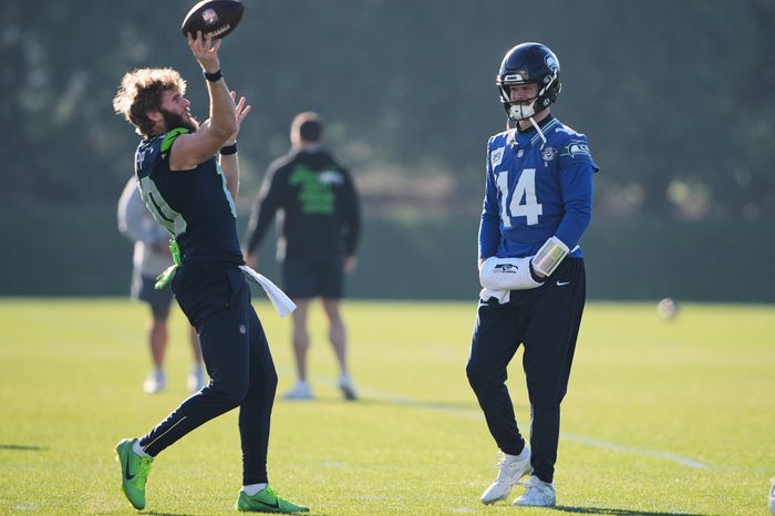 Seahawks QB Sam Darnold feeling ‘really good’ after playing with obliq...