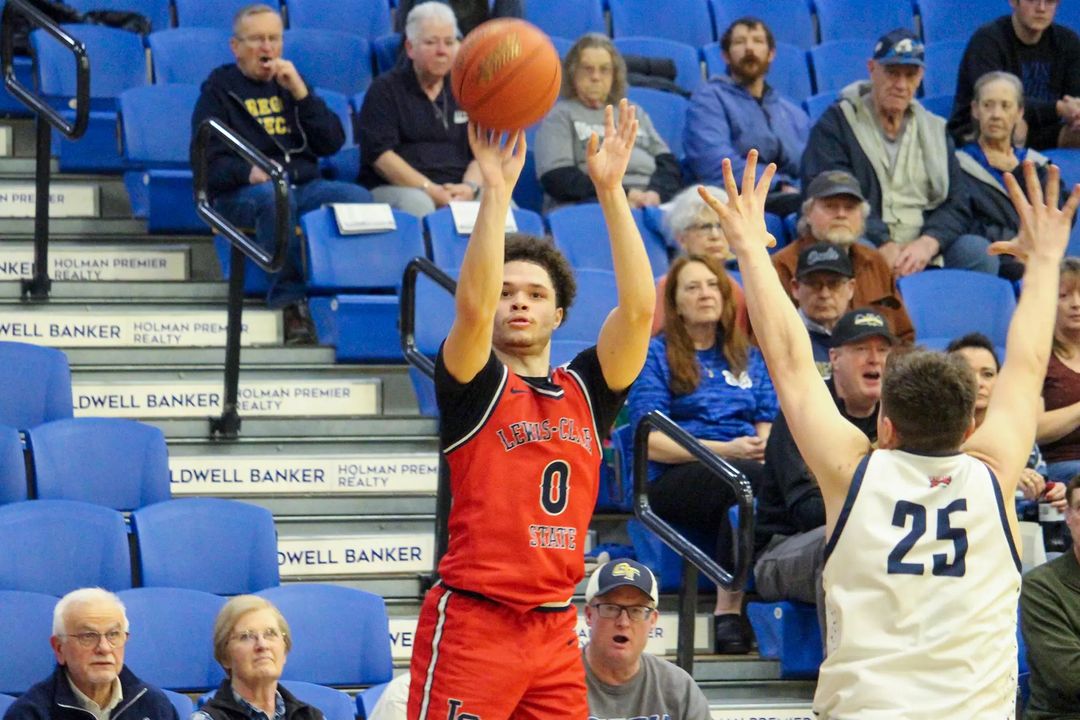 Warrior men’s hoops edges Oregon Tech in overtime in CCC upset