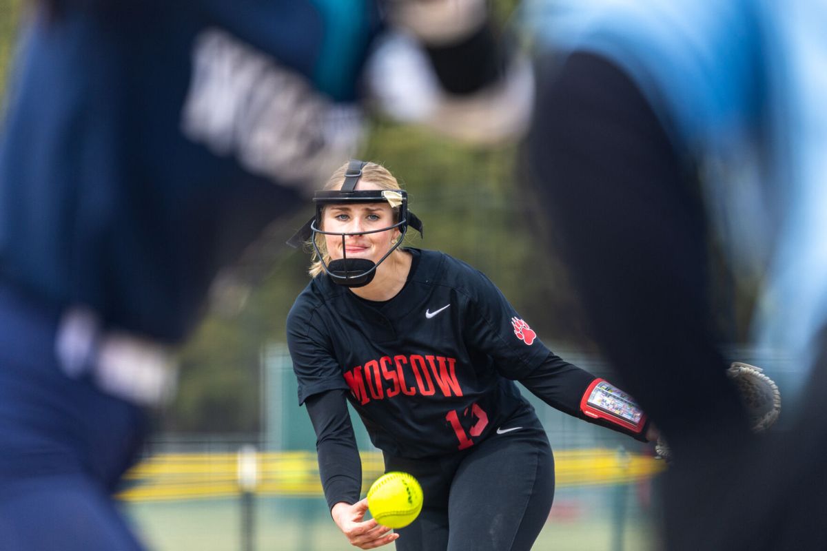 Area roundup: Bengals blow past Trojans in IEL softball twinbill
