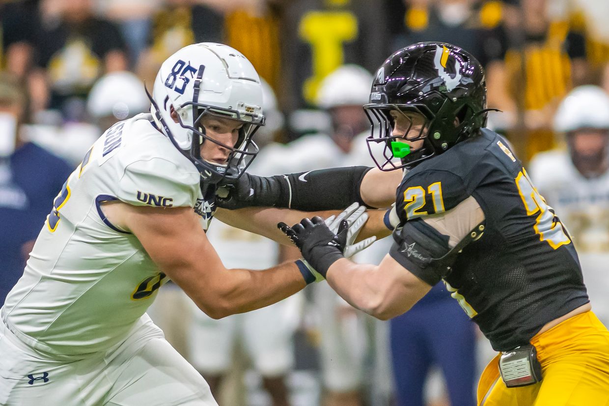 FIRST LOOK: Vandals' defense falls apart in big loss to Nort...