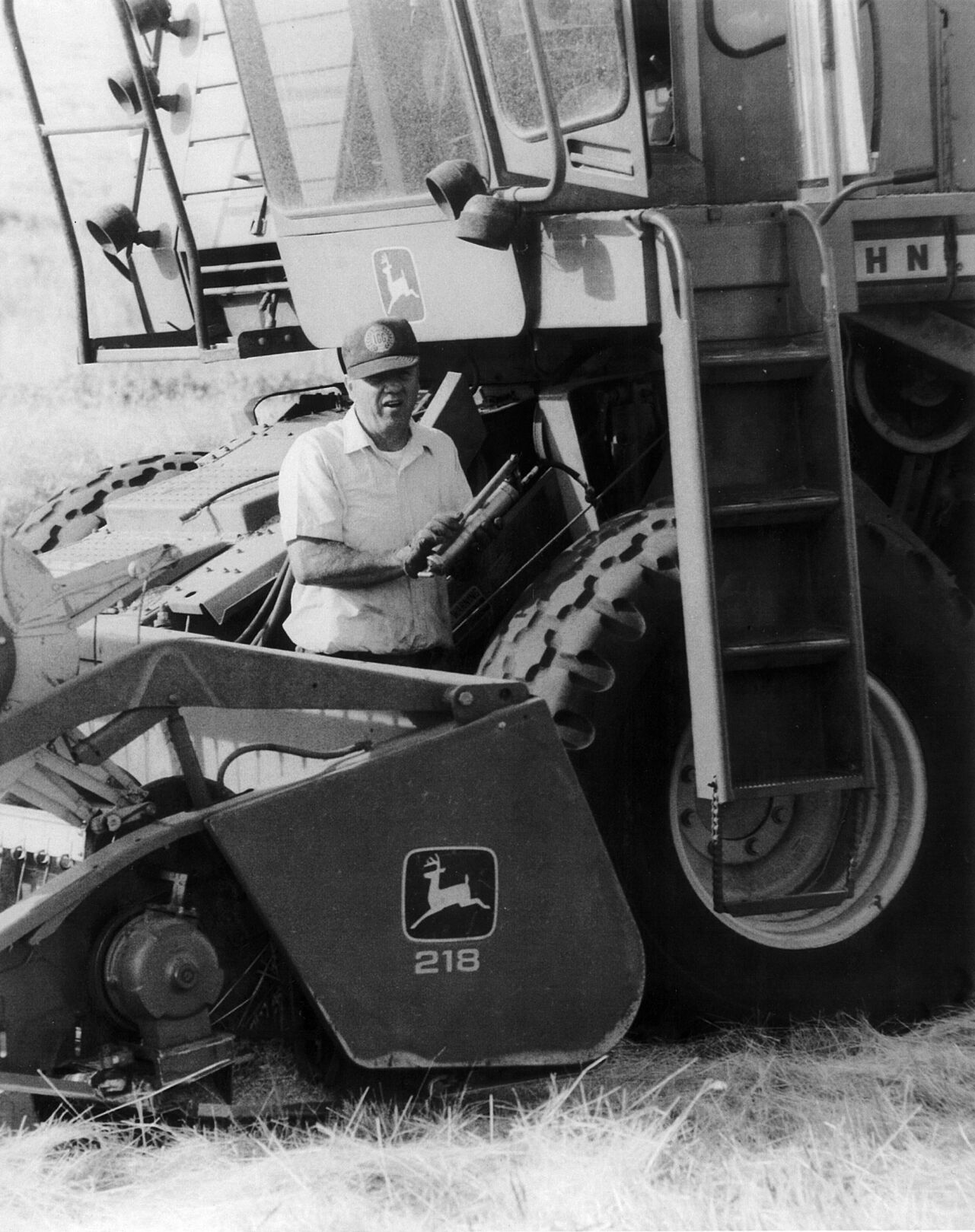 Blast from the Past / 1980s: Greasing the combine for harvest time