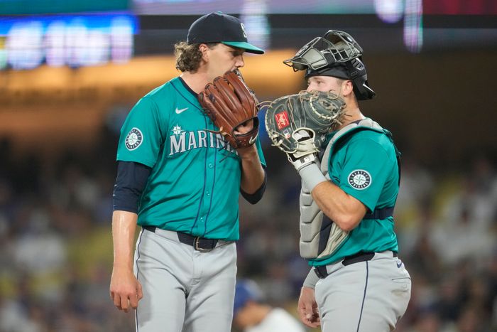 Mariners to sign catcher Cal Raleigh to massive extension