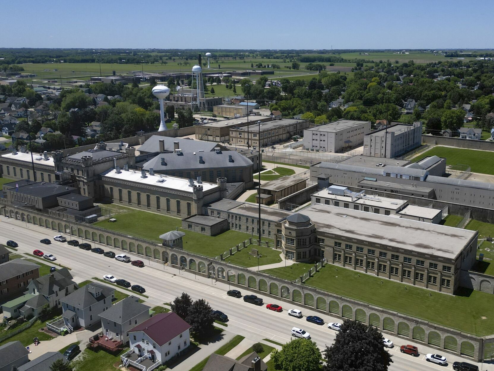 Relatives of inmates who died in Wisconsin prison are shocked guards w...