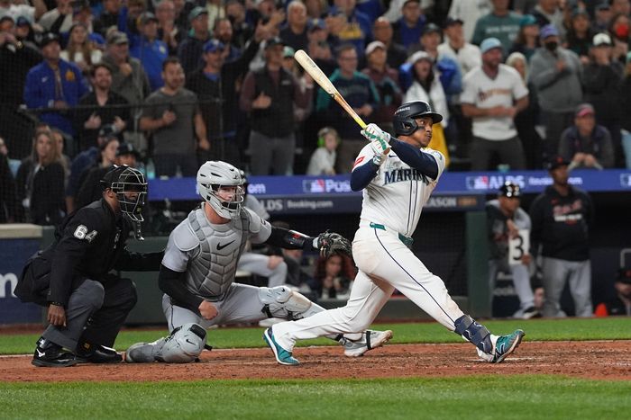 Mariners walk it off in 15th to advance to ALCS