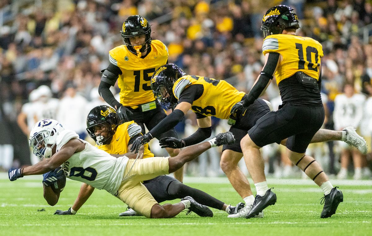 VANDAL NOTES: Lack of complementary football haunted Idaho i...