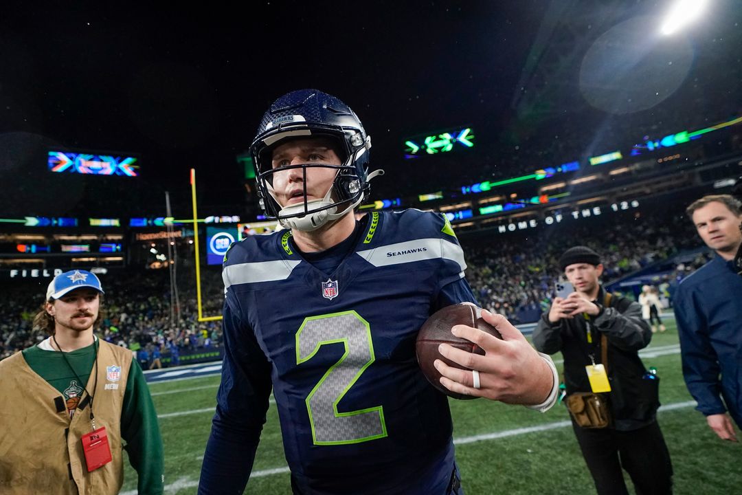ANALYSIS: Another Monday win puts Seattle quarterbacks in the spotligh...