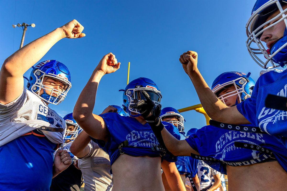 Bulldogs ready to run, led by familiar coach