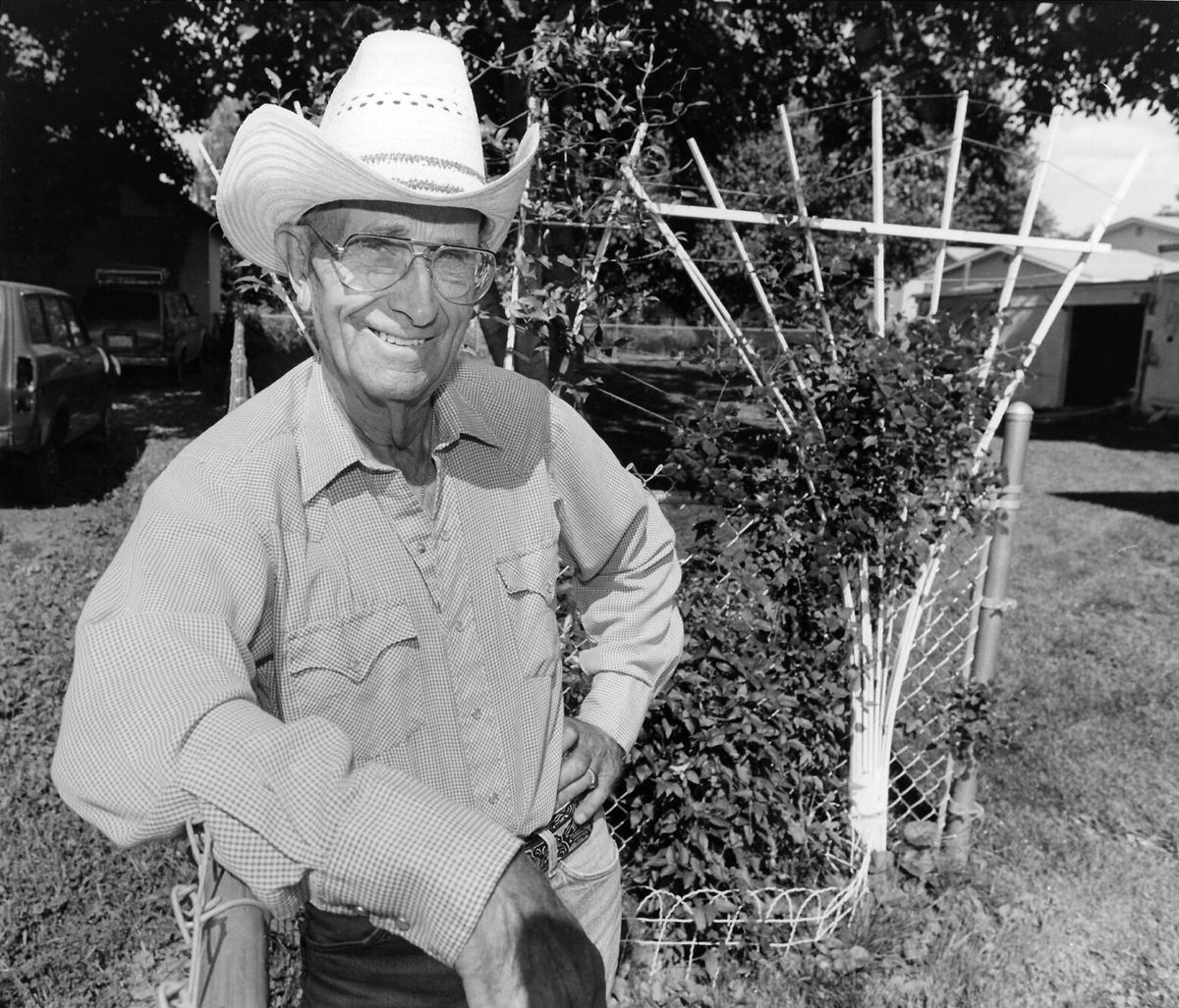 Blast from the Past / 1995: Back to the Roundup as grand marshal