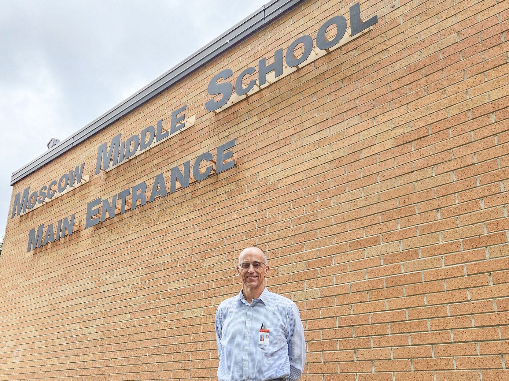 Retiring principal drew a spark from Moscow