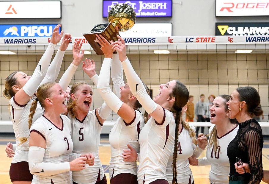 Kubs topple Trojan volleyball dynasty at Districts