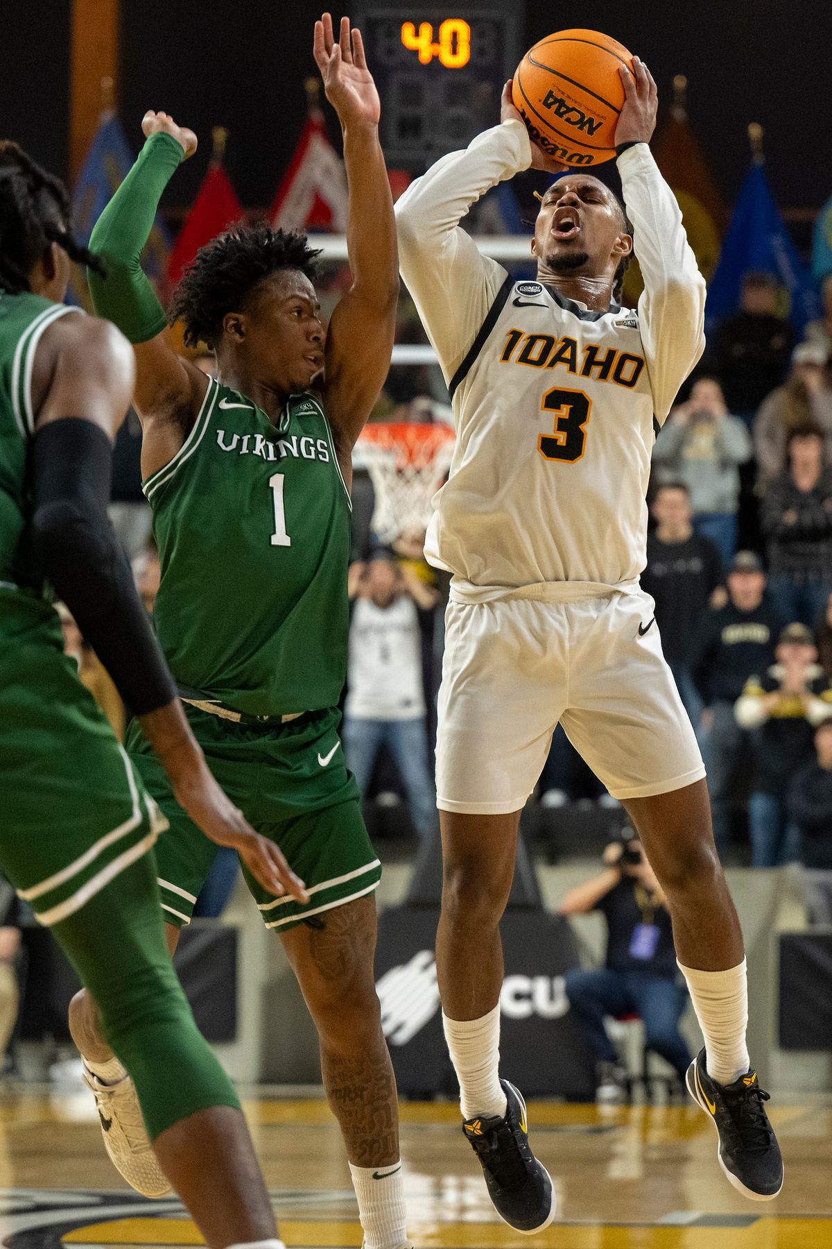 Vandals can’t beat buzzer against Big Sky Conference’s No. 1...