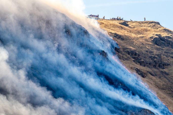 Snake River Fire burns near Weissenfels Ridge and river on T...