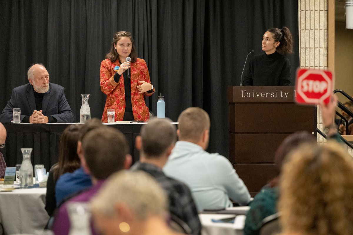 Moscow mayoral candidates outline priorities at forum