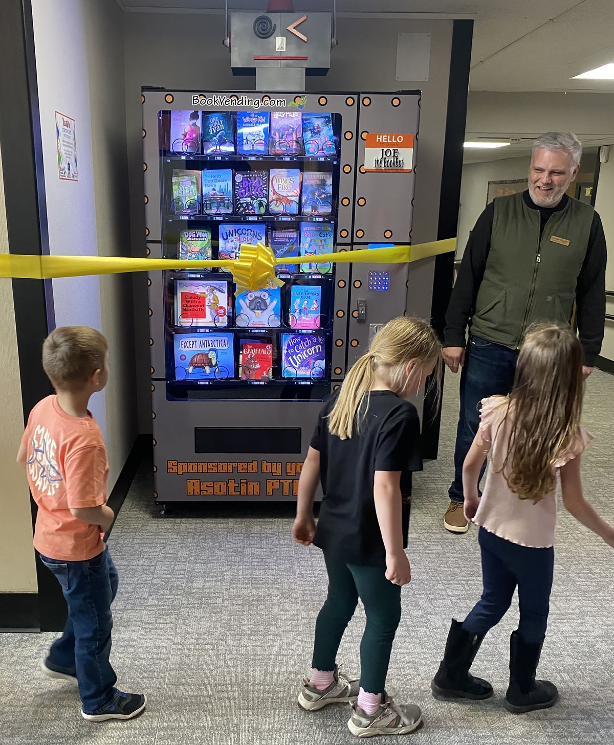 Asotin students relish ‘JoeBookbot’