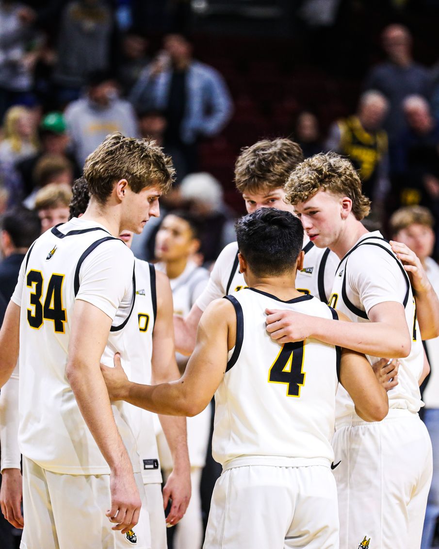 COLLEGE ROUNDUP: Hoops polls out for Vandals, Cougs; Warriors tip off ...