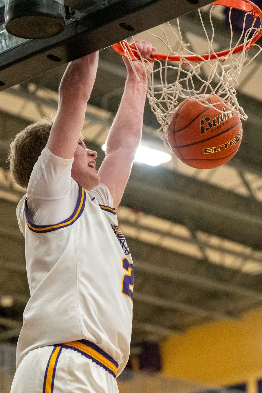 AREA ROUNDUP: Bengal best Buckaroos in basketball doublehead...