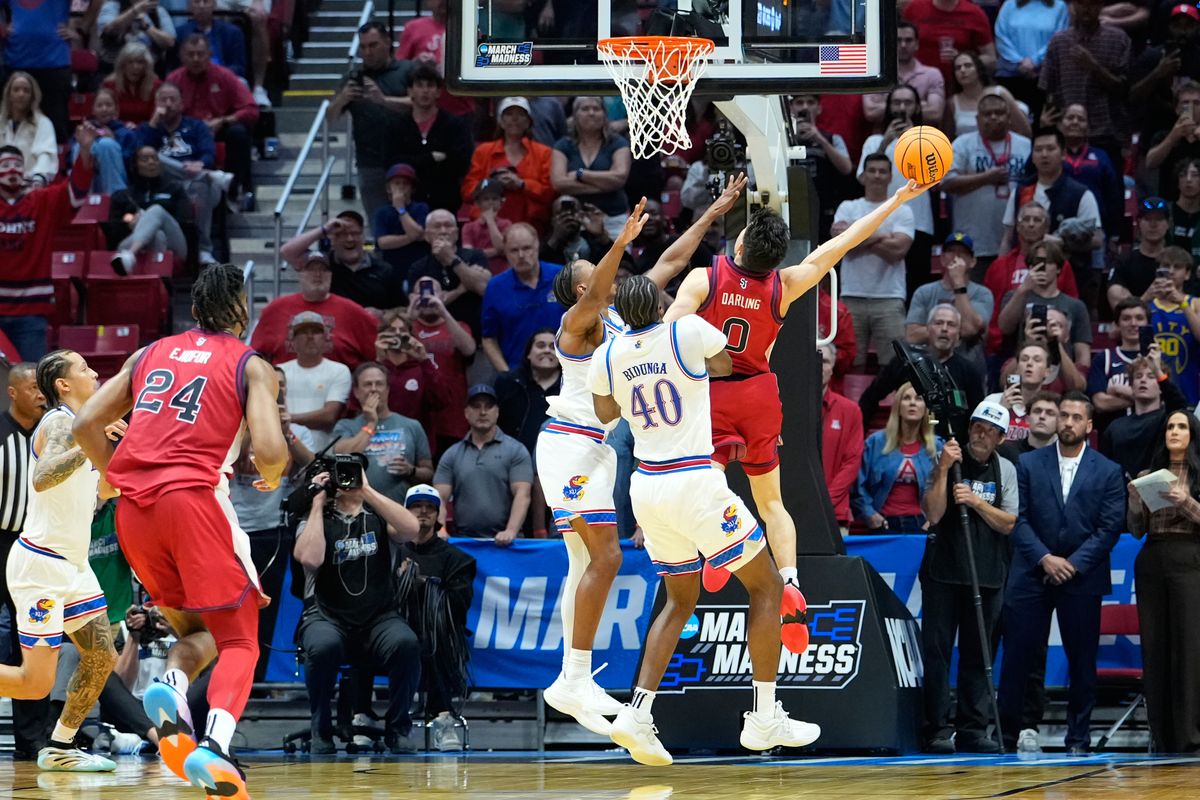 Former Coug Dylan Darling hits buzzer beater for St. John’s;...