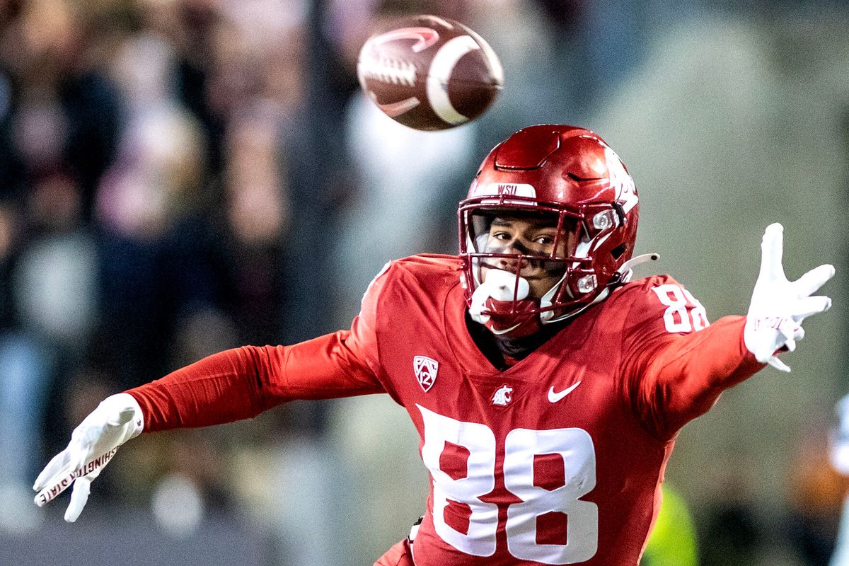 Hollywood lights beckon Cougs but they must endure portal departures