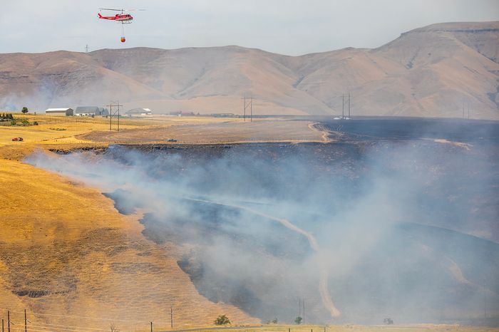 Fire erupts west of Clarkston