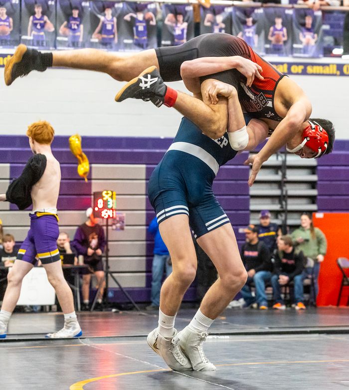 Lewiston sends most to semis, Kellogg leads scoring after Day 1 of Cle...