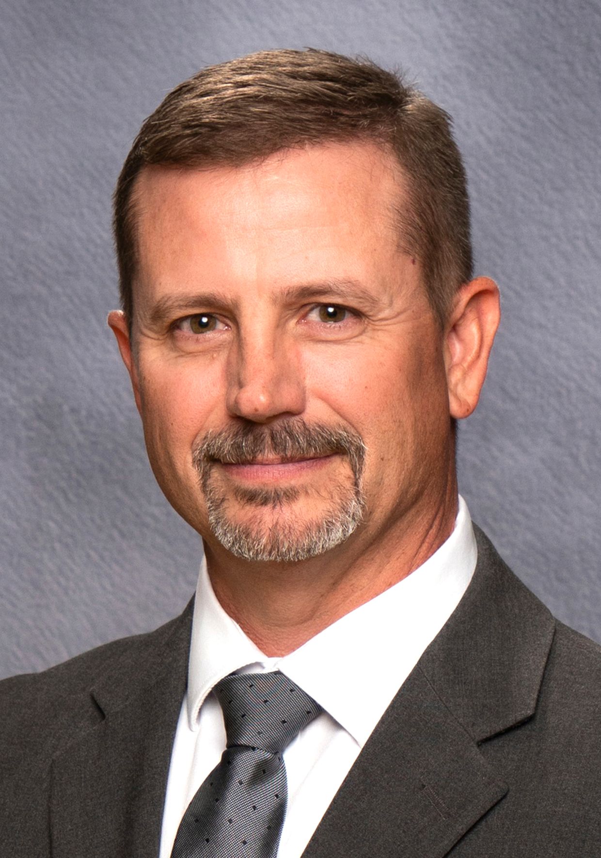 Hansen leaving Lewiston schools, to head west