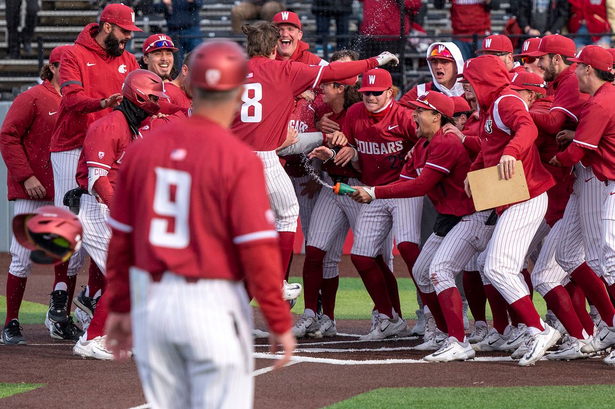 Wazzu walks it off