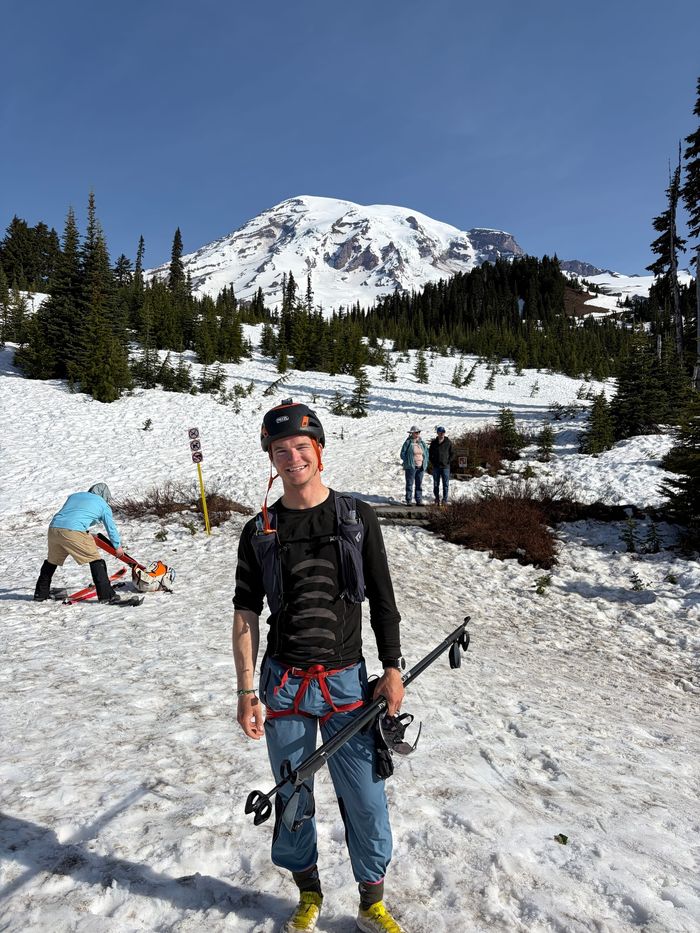 Mount Rainier climber sets new speed record
