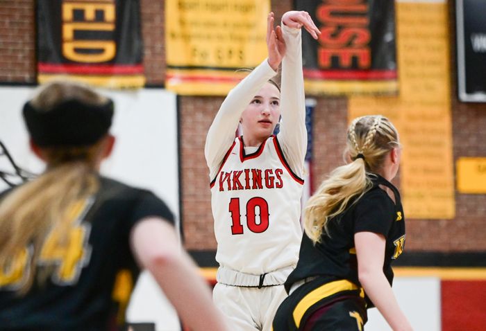 Vikings punch ticket to district title game, State with another domina...