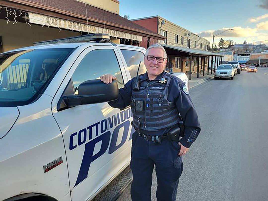 Cottonwood Police Chief Terry Cochran to retire