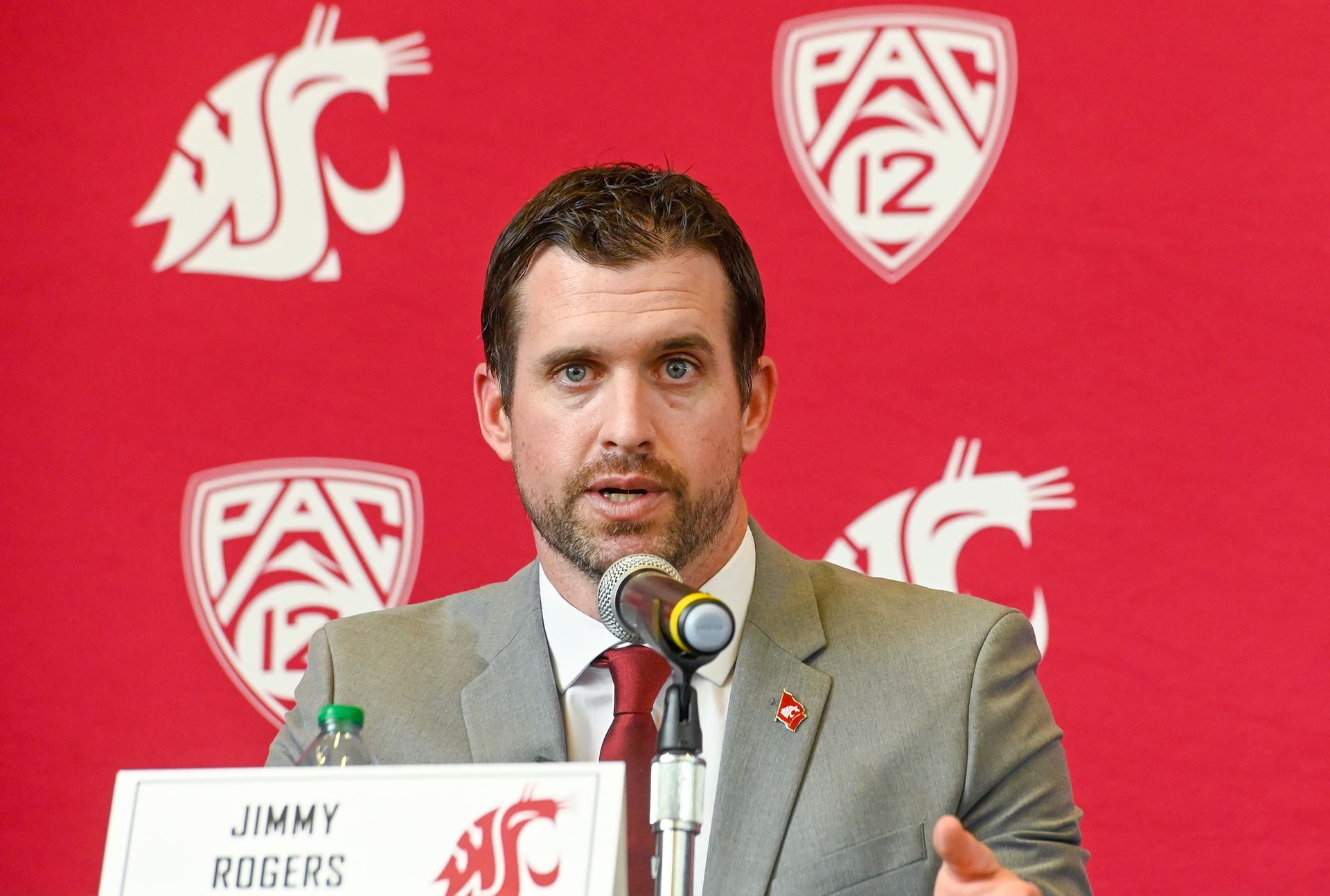 COUGAR NOTES: Rogers, Washington State football building staff, roster