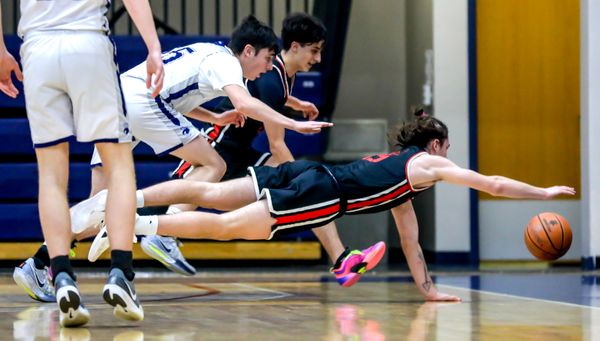 Bears bow to Badgers in hard-fought Avista semifinal