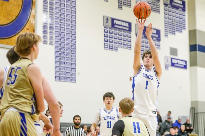 Pullman boys shoot the lights out in nearly 50-point win ove...