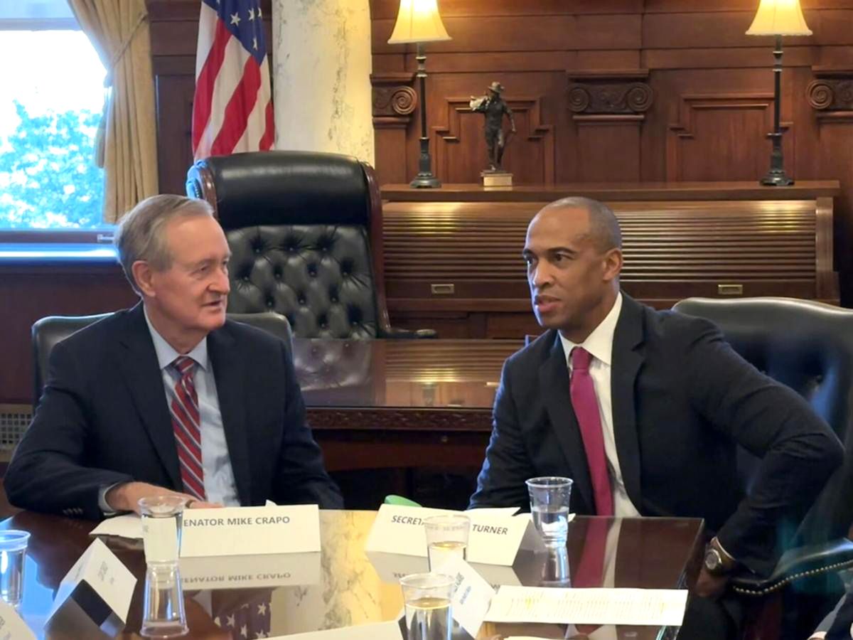 HUD secretary joins Senator Crapo in Boise