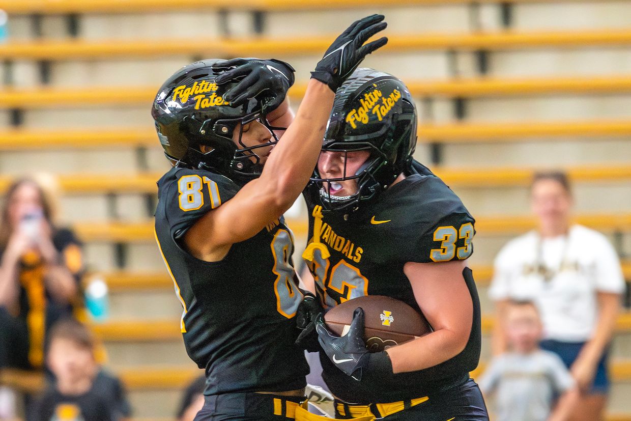FIRST LOOK: Vandals grab first win of Ford era