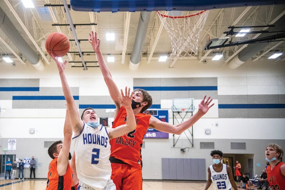Pullman basketball teams sweep tournament games