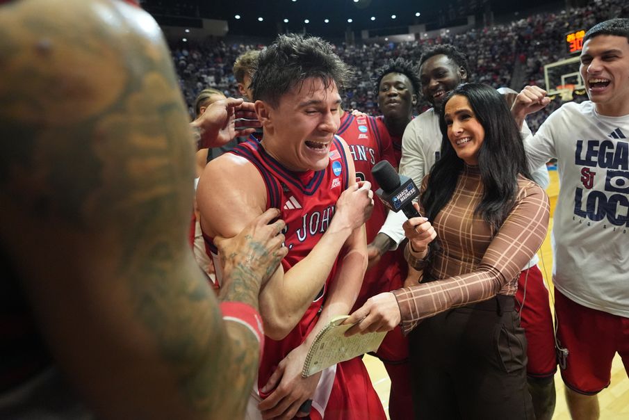 Former Coug Dylan Darling hits buzzer beater for St. John’s;...