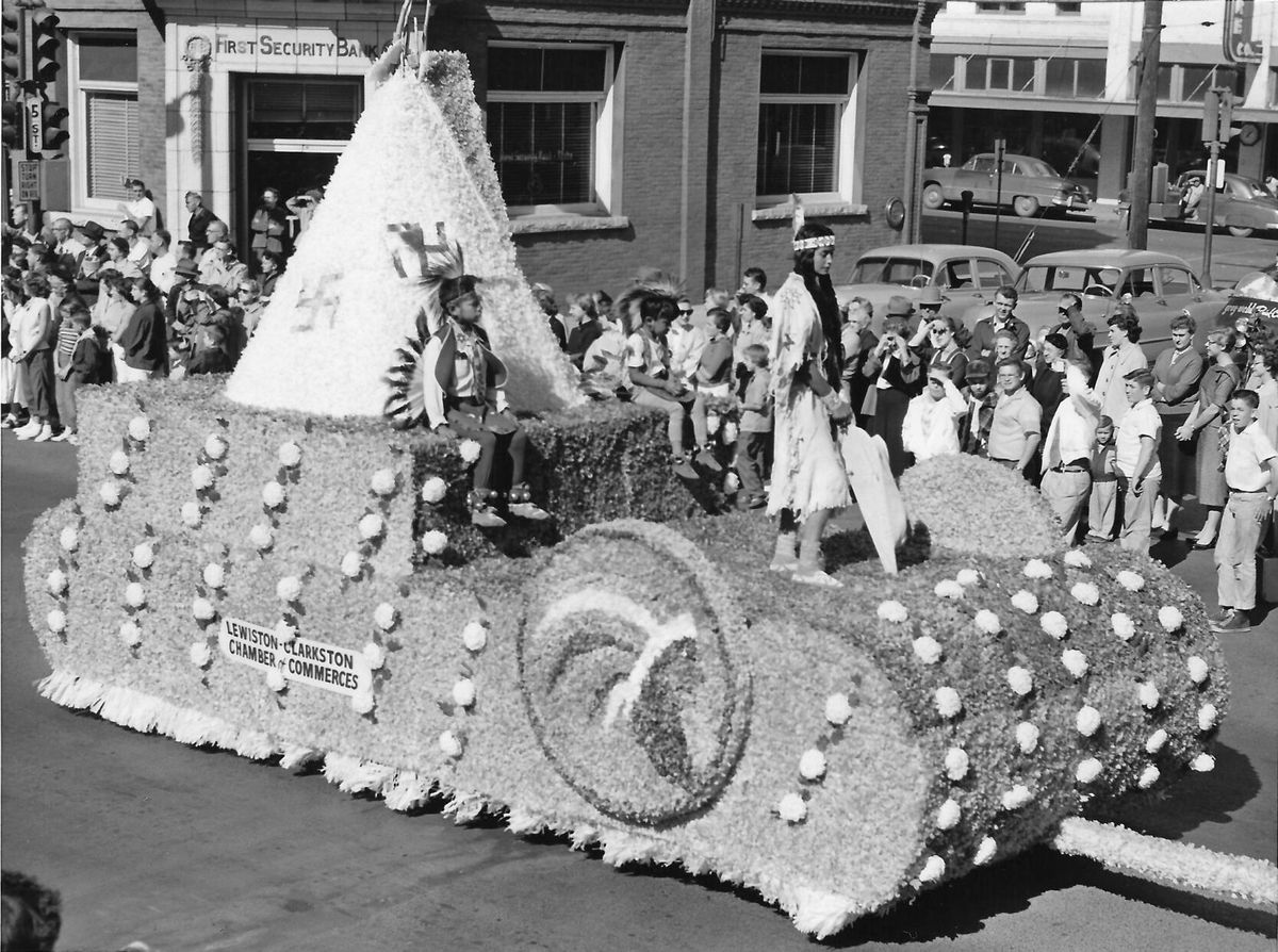 Blast from the Past / 1955: Chamber’s parade float