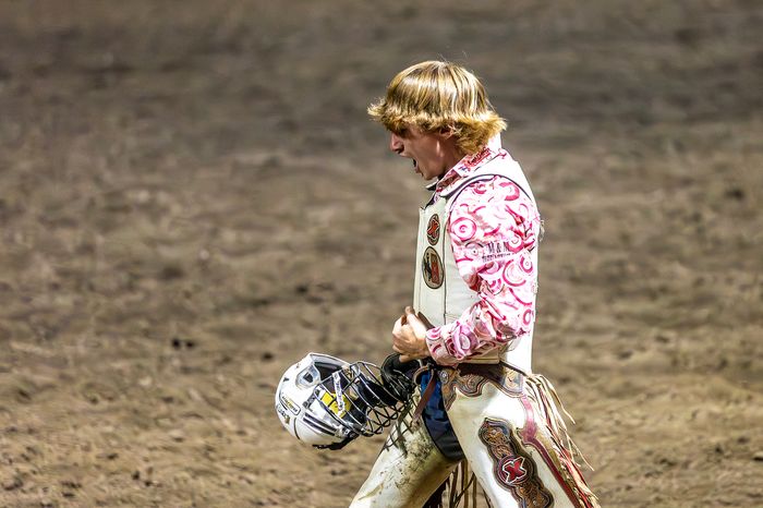 Bazinga! Hot night of rodeo at Lewiston Roundup