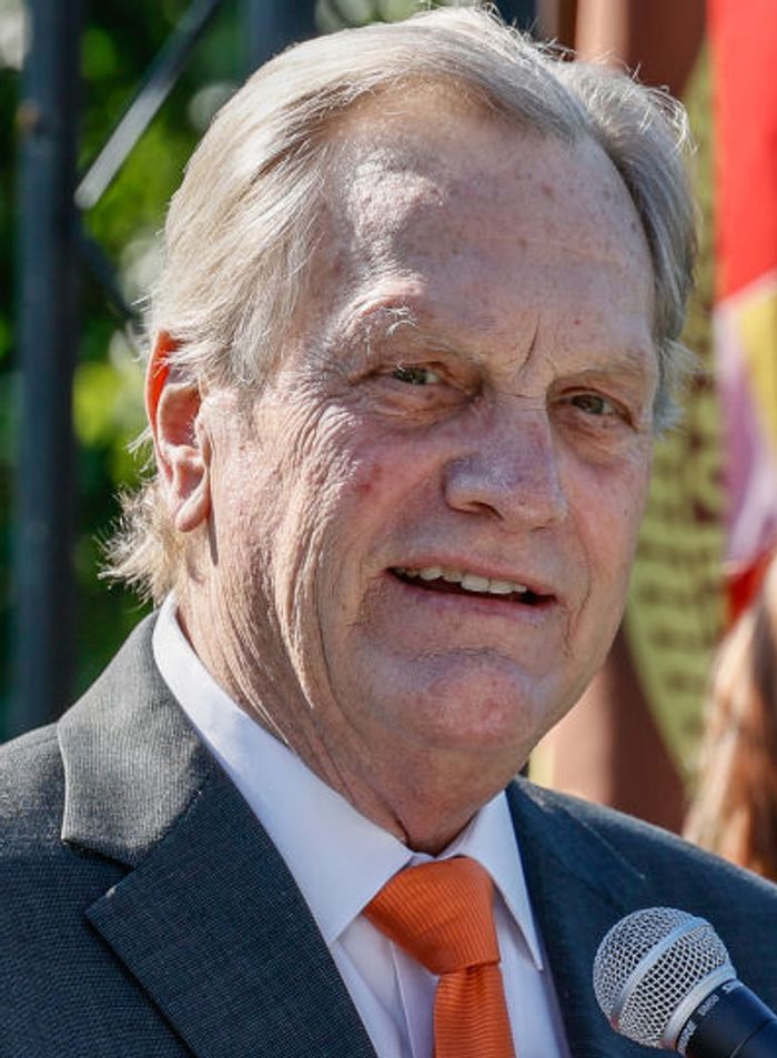 OPINION: Cheers and Jeers: Silent Mike Simpson