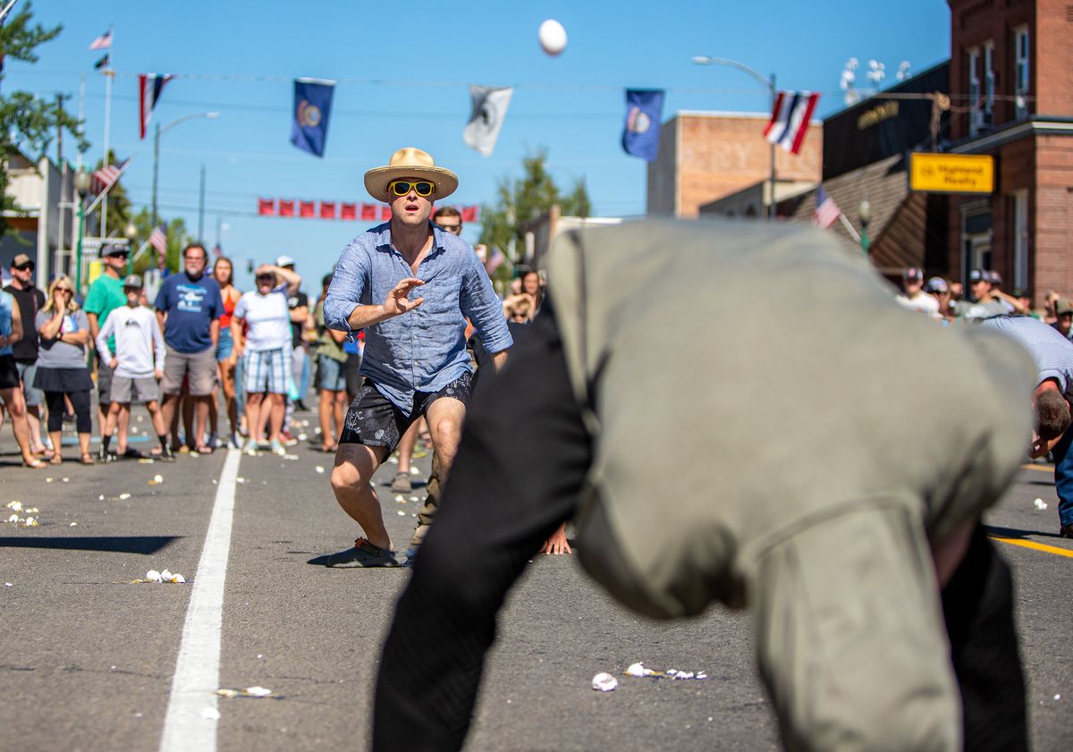 Border Days Super Egg Toss