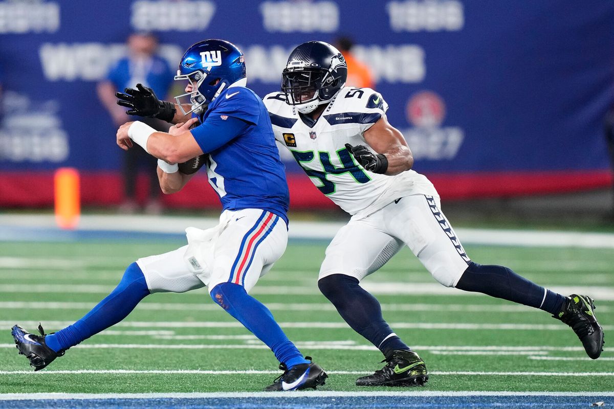 Seahawks D leads Seattle over Giants