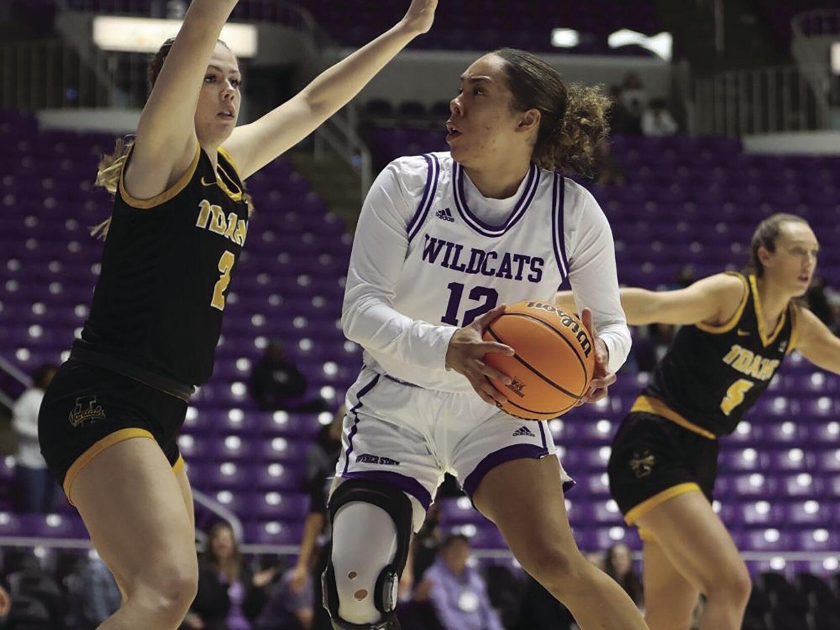 Vandals off the snide