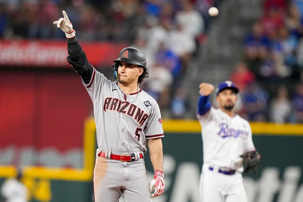 Diamondbacks bounce back to rout Rangers in Game 2 of the Wo...