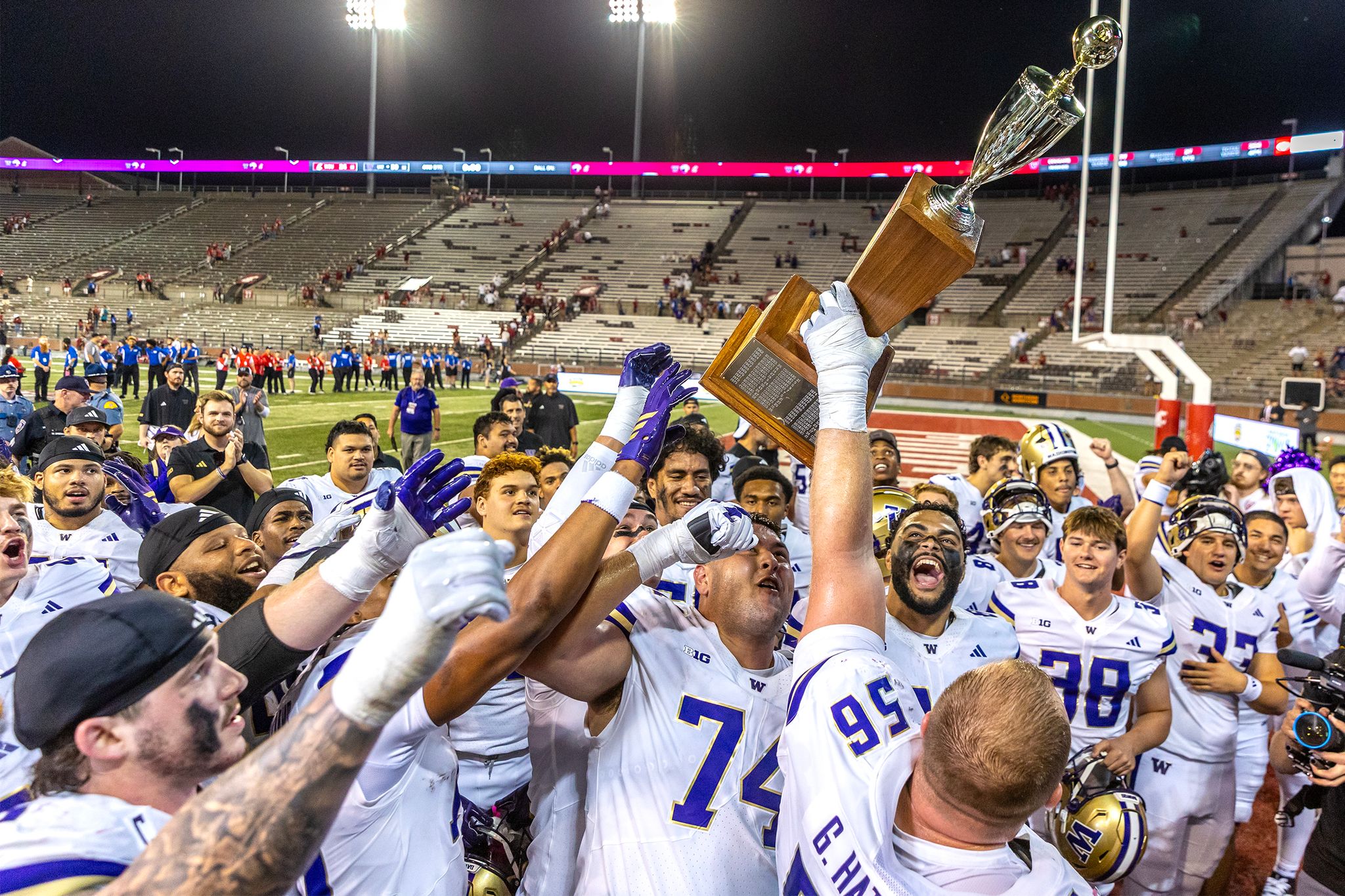 Cougars can’t keep up with Huskies’ historic offensive output in blowo...
