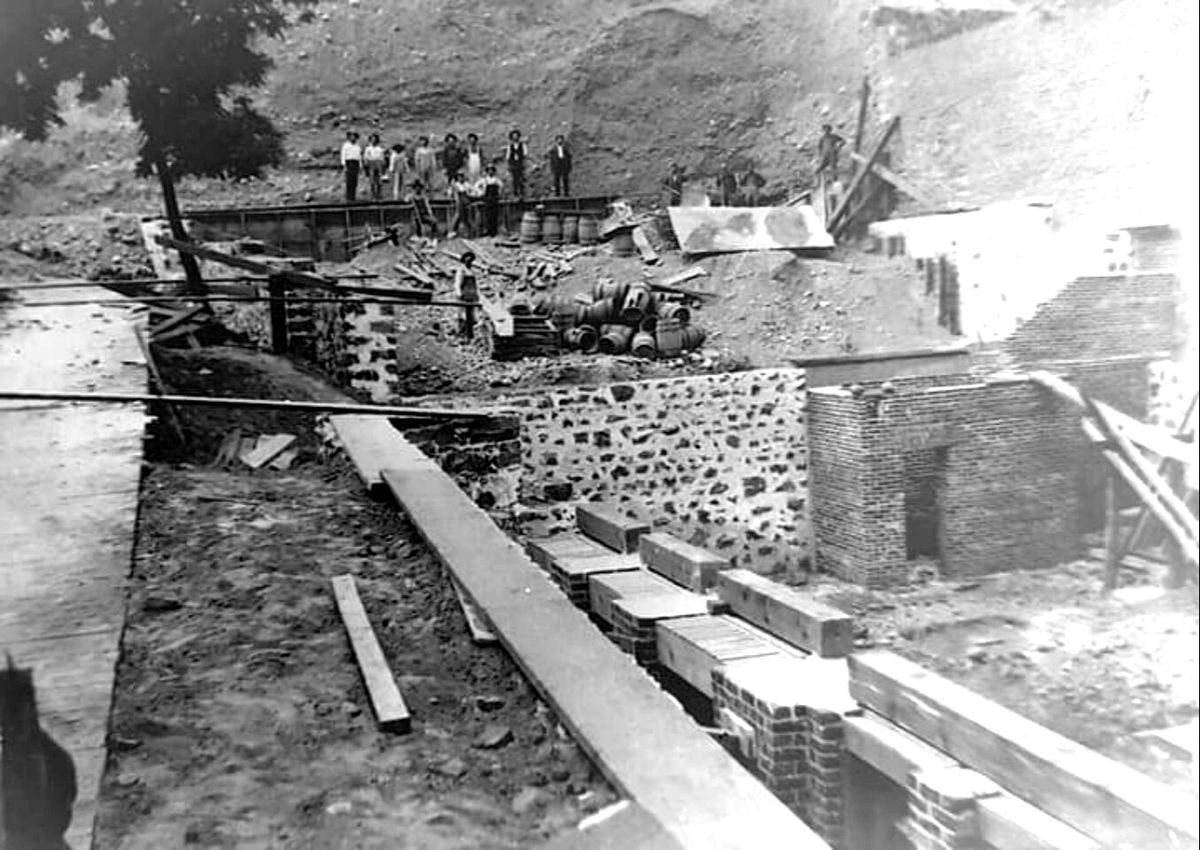 Blast from the Past / 1904: Constructing the Weisgerber Building