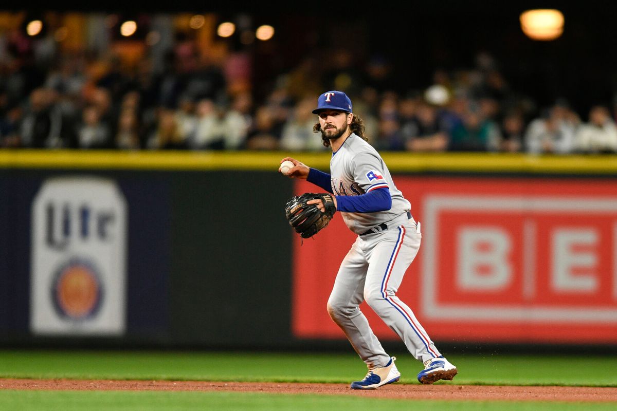 Kirby, Suarez lead Mariners past Rangers