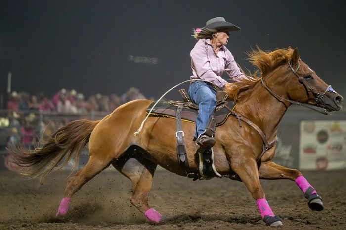 Bazinga! Hot night of rodeo at Lewiston Roundup