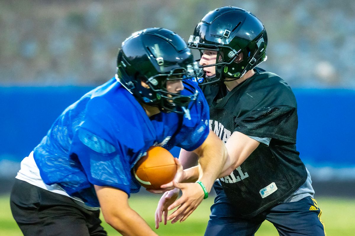 Orofino Maniacs on the march